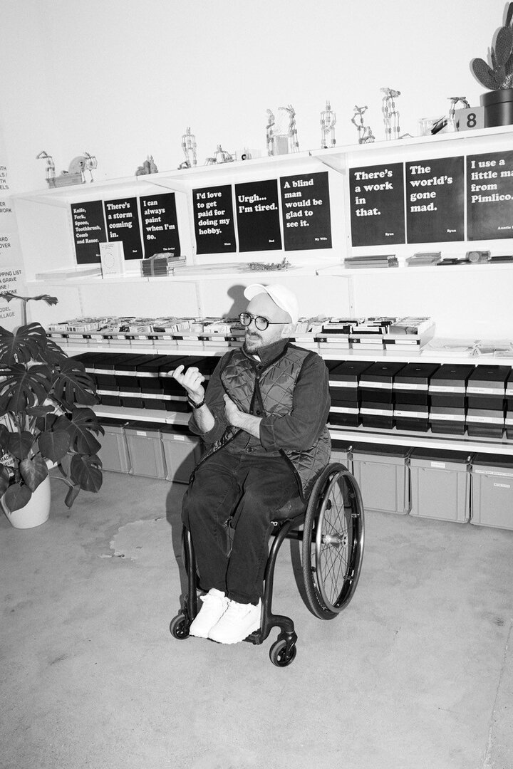 El artista británico Ryan Gander inaugura "Bombas Web Collection" con ...