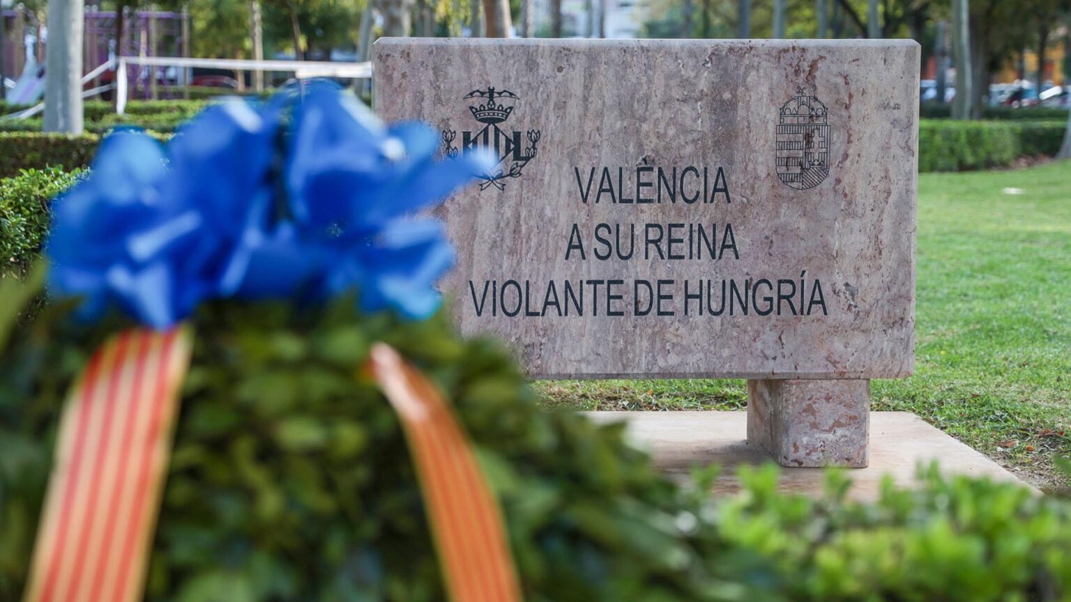 Valencia rinde homenaje a la reina Violant de Hungría, la mujer que ...